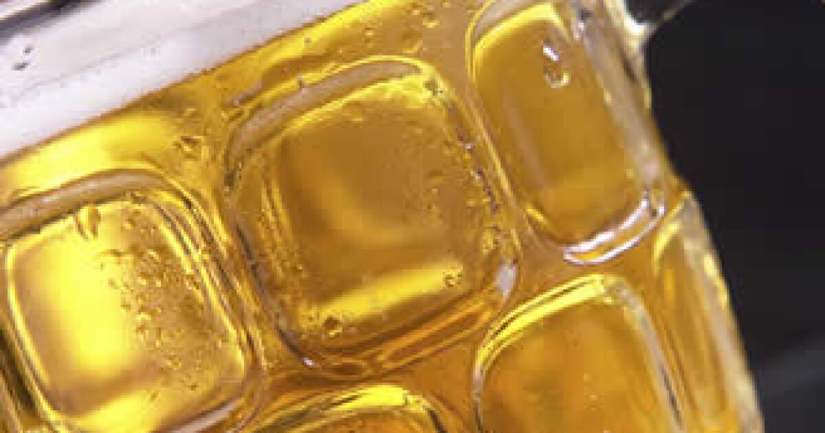 Tres empresas quieren a FEMSA Cerveza