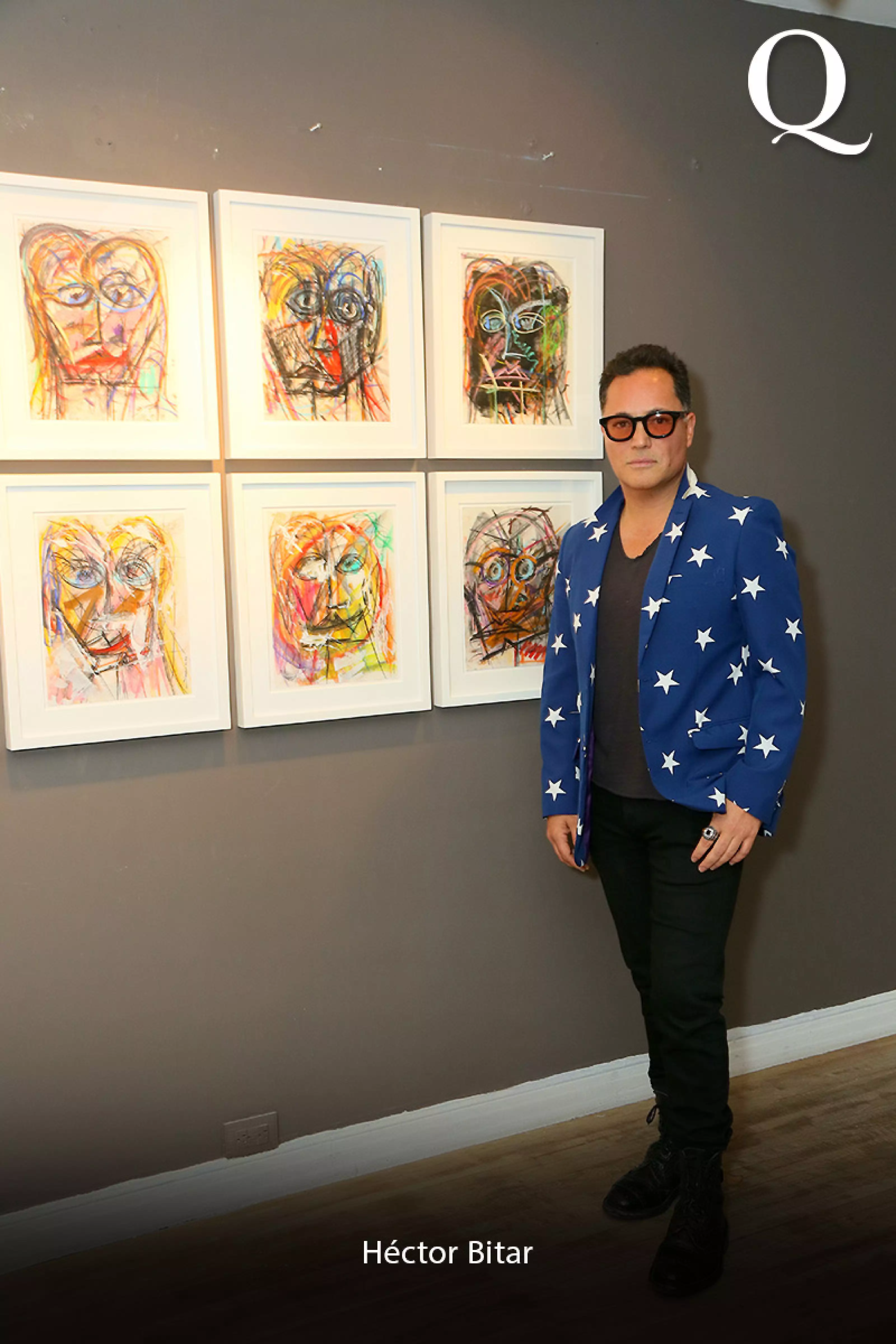 Liliana Sada en la exposición de arte de Héctor Bitar