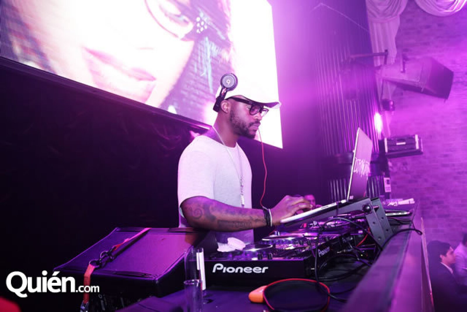 Gran ambiente se vivió en el Hyde con el DJ Tay James