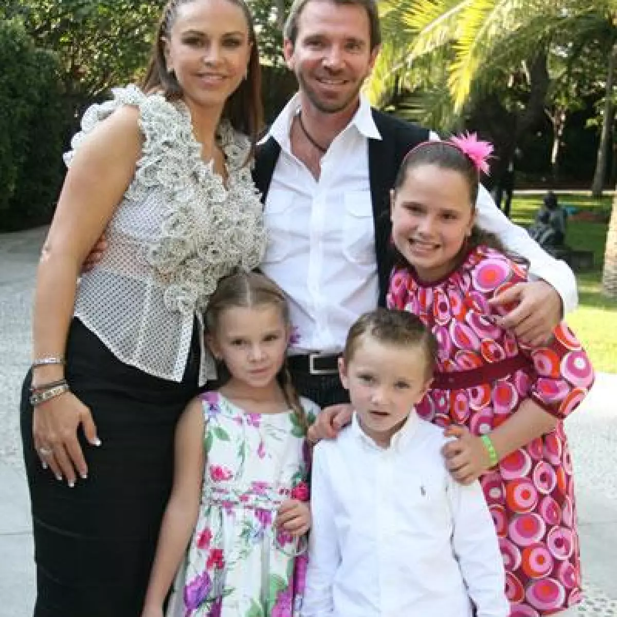 Ricardo y Alina Estrada bautizan a su hijo