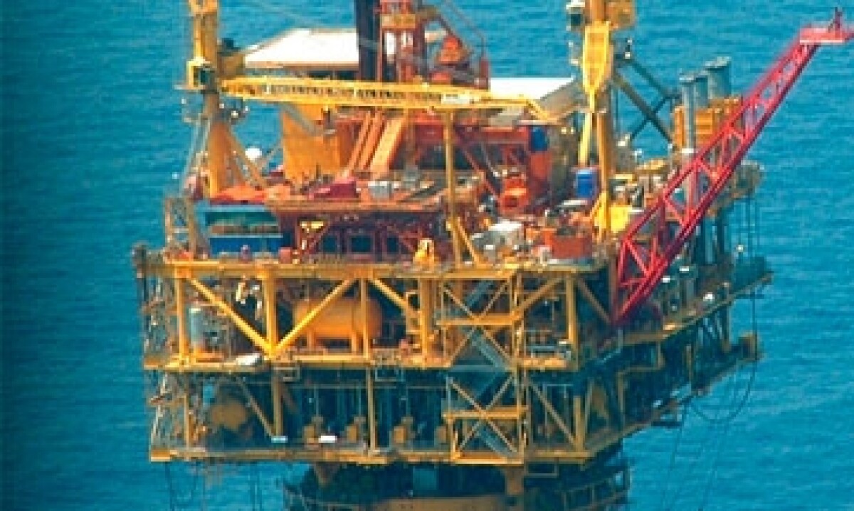 Pemex instala plataforma para aguas someras