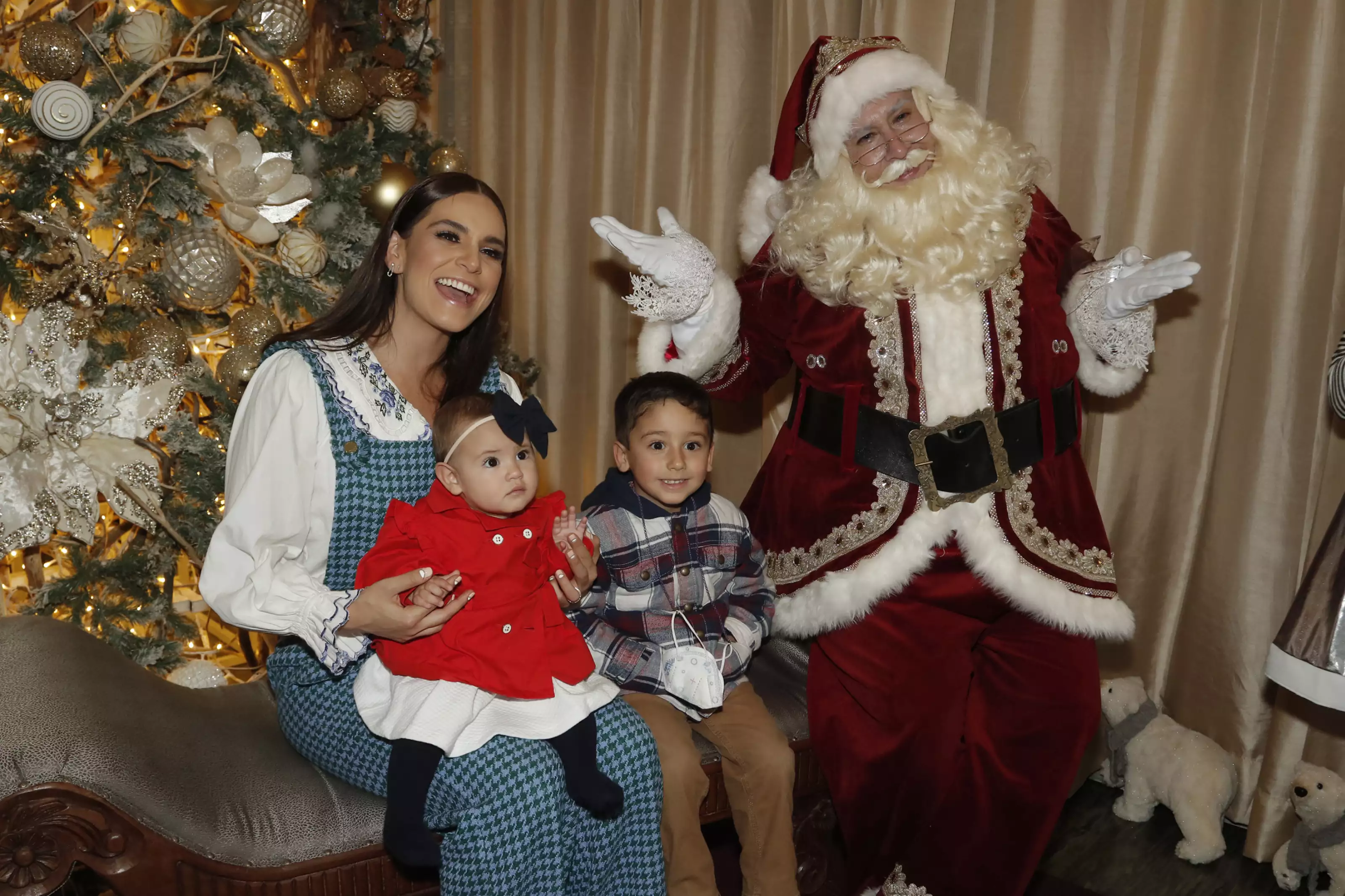 Isa Valero y Horacio Pancheri en la Navidad del St. Regis