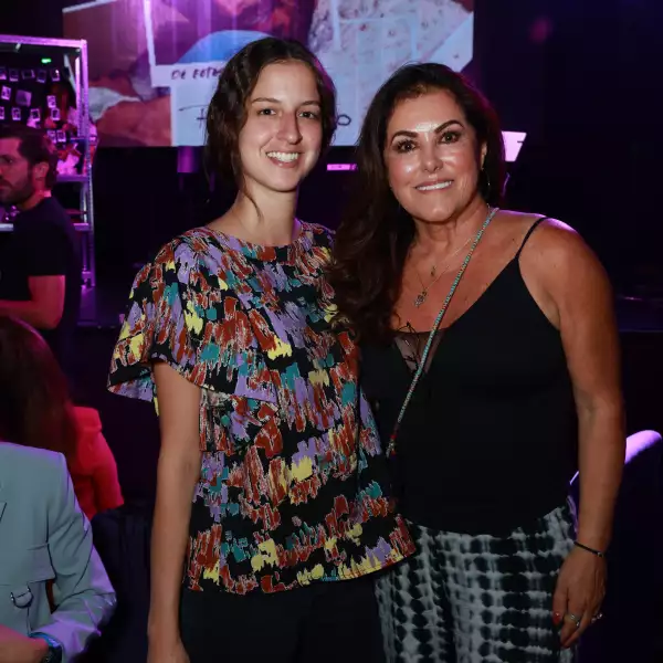 Pato Tello presenta su EP 'De fotos y canciones' en un showcase