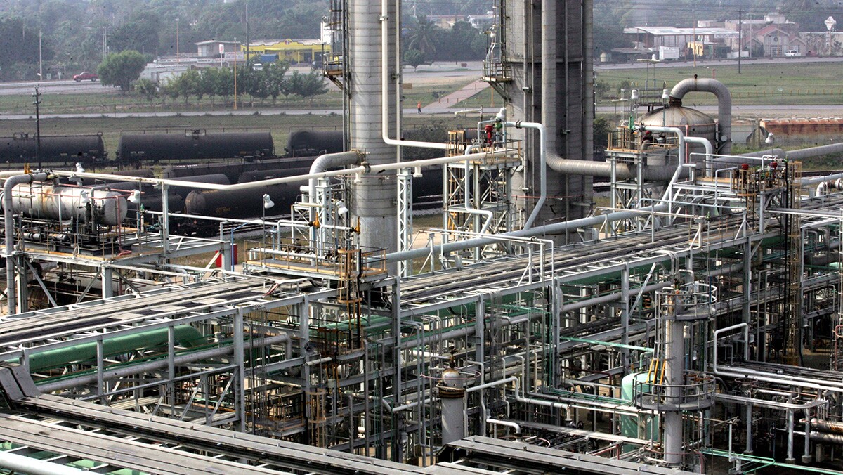 Alpek compra activos de Petrobras para ir a nuevos mercados