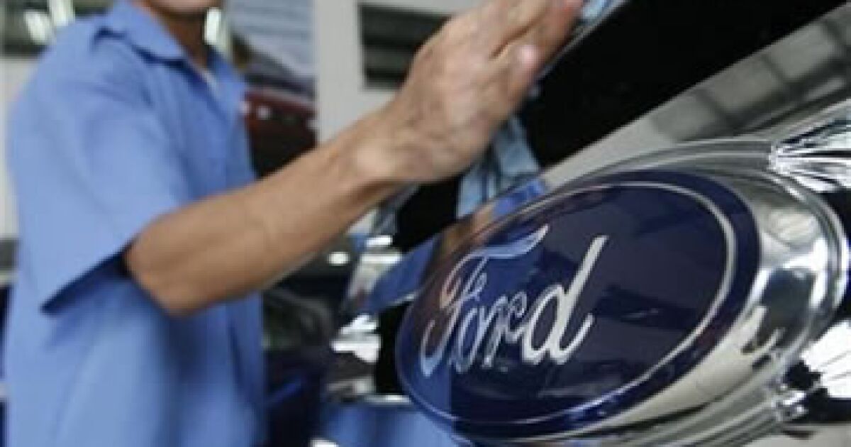 Ford busca fortalecer sus distribuidores