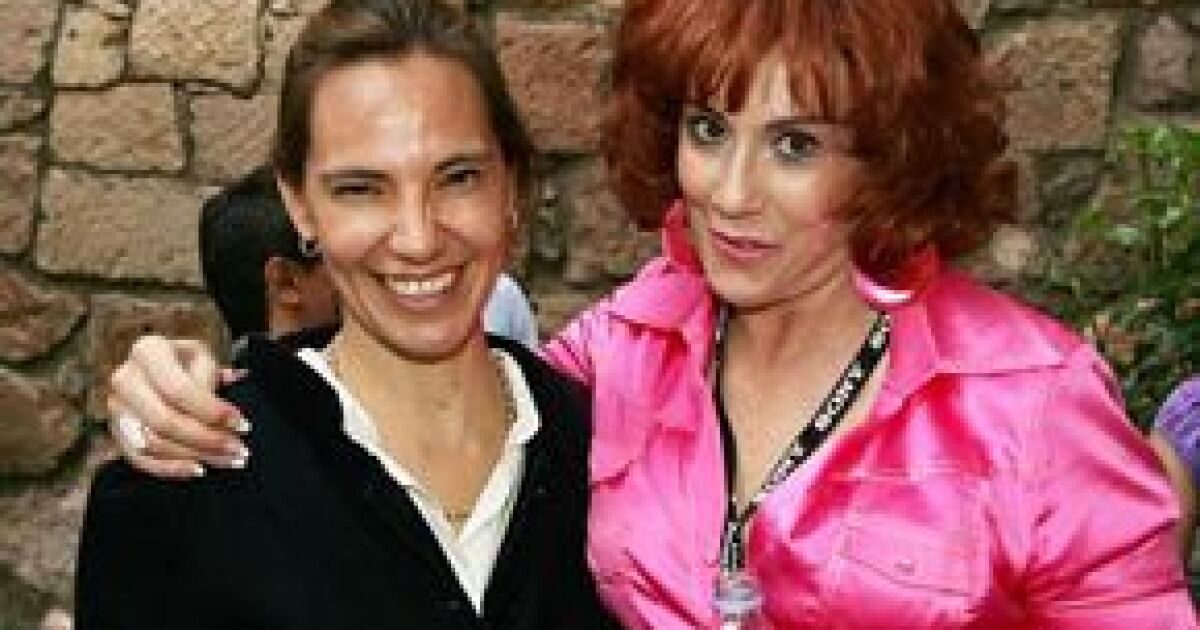 Julissa inaugura homenaje a Fanny Cano