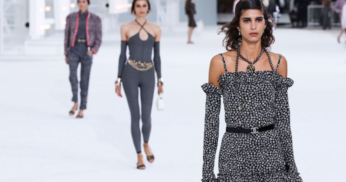 Chanel rinde tributo a las musas del cine en su nueva colección