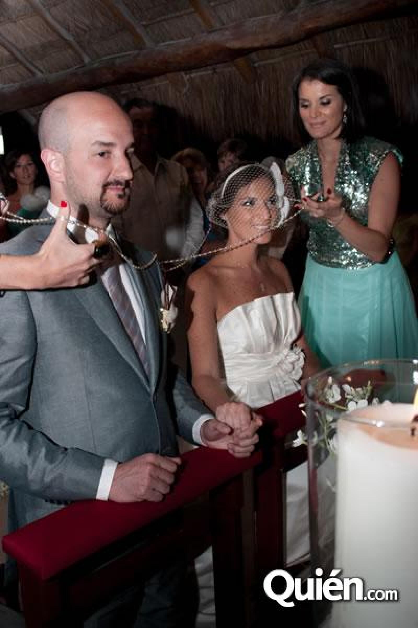 José Portilla y Angie Taddei se casaron en la Riviera Maya