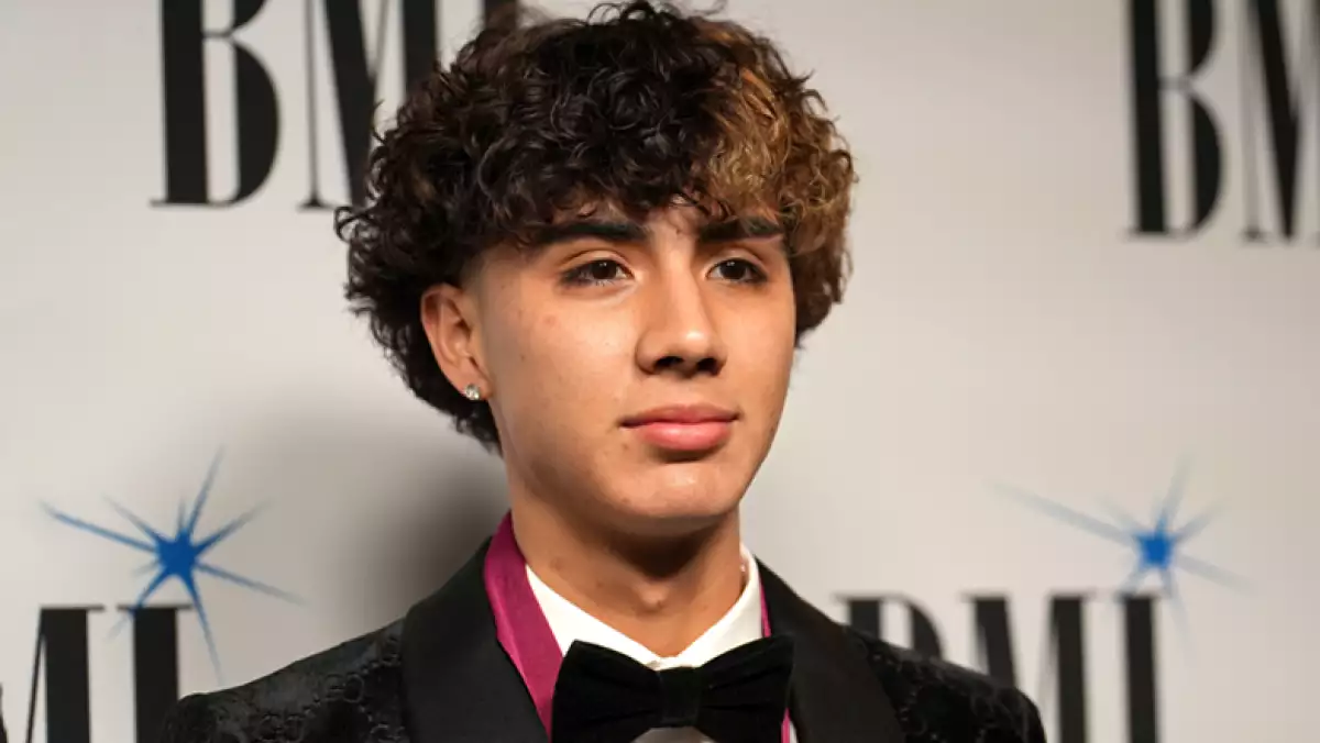 De tocar en TikTok a brillar en festivales: ¿Quién es DannyLux?