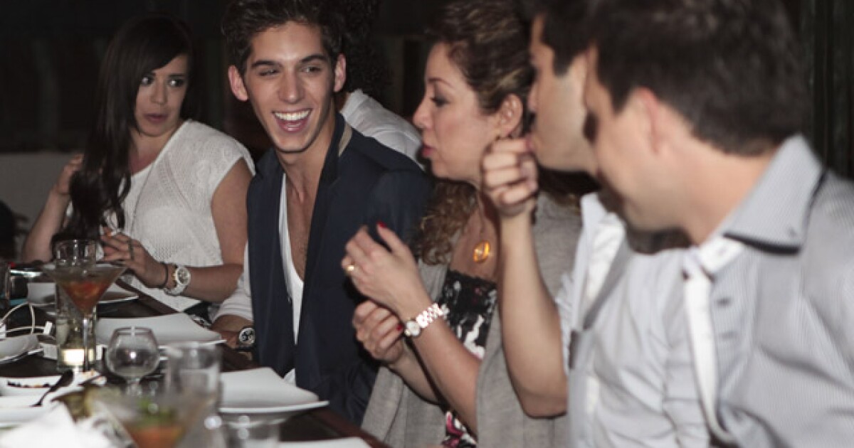 Mauricio Garza celebra su cumpleaños 22 rodeado de amigos