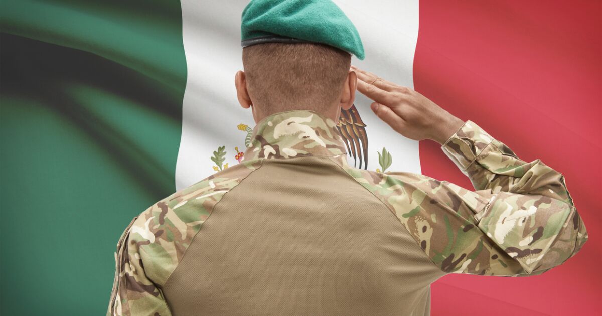 ¿Cuánto gana un soldado en México, según su rango?