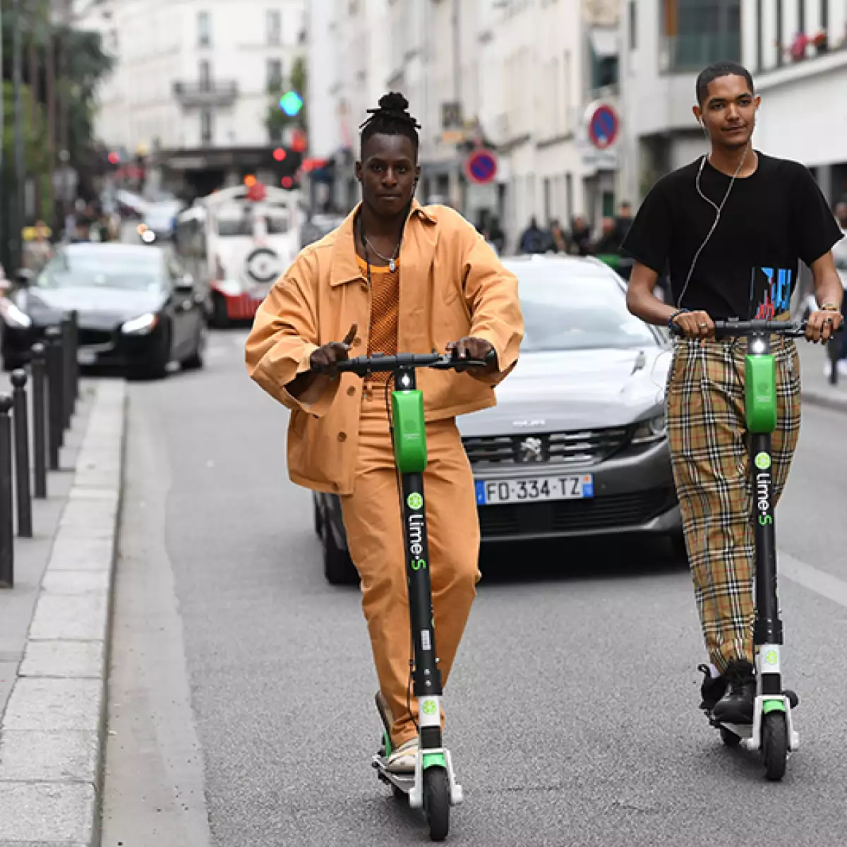 Los mejores looks de street style... ¡en scooter! (leíste bien, en scooter)