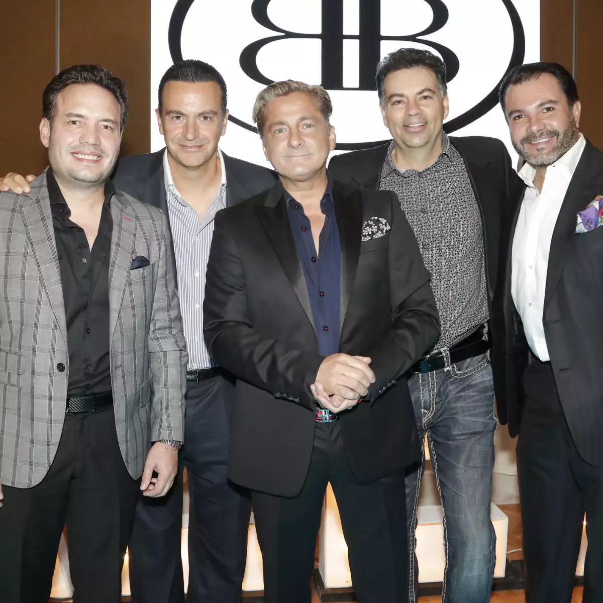 Alex Basteri, hermano de Luis Miguel, celebra sus 50 años junto a ...