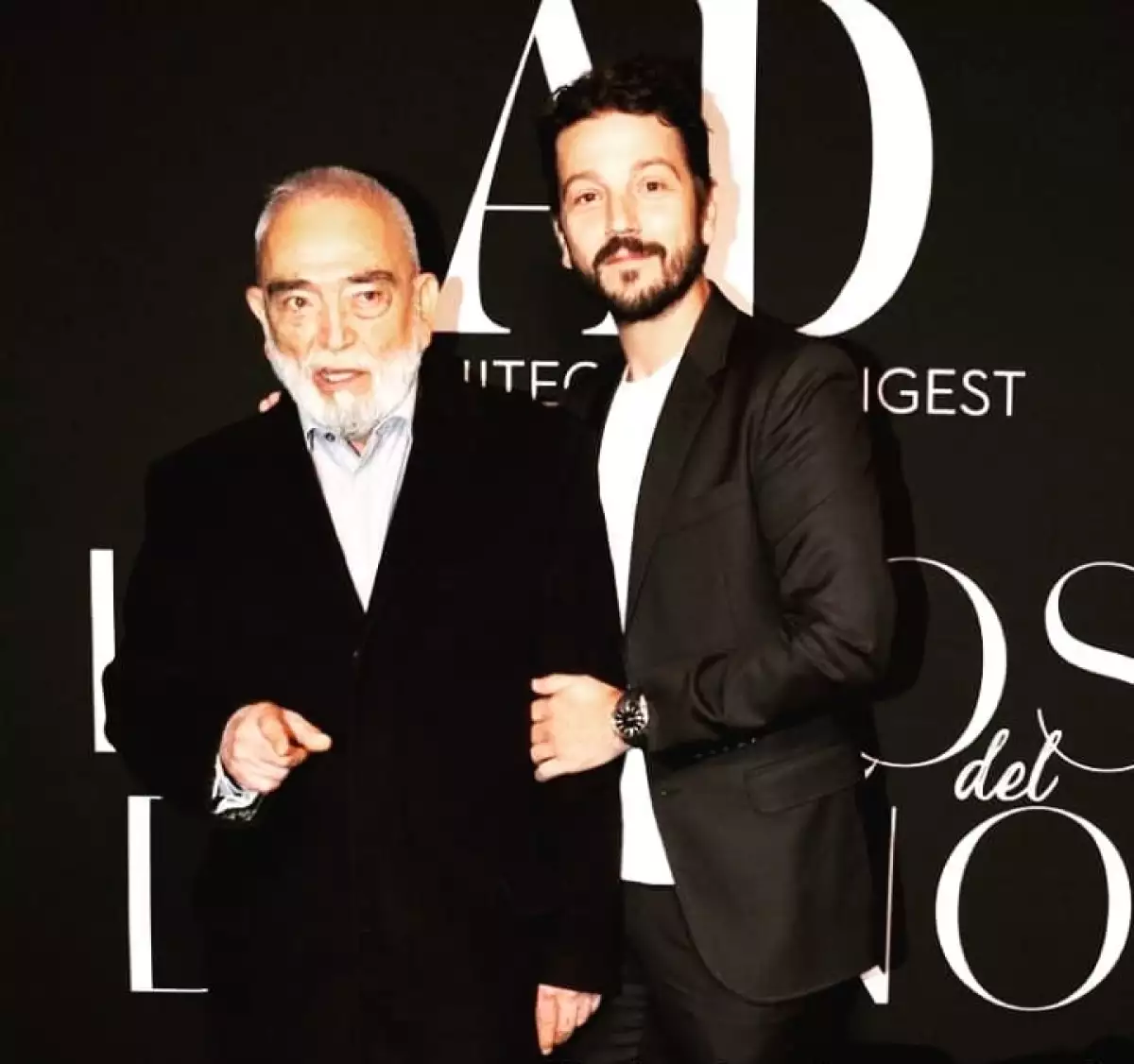 Muere el escenógrafo Alejandro Luna, papá de Diego Luna, a los 83 años ...