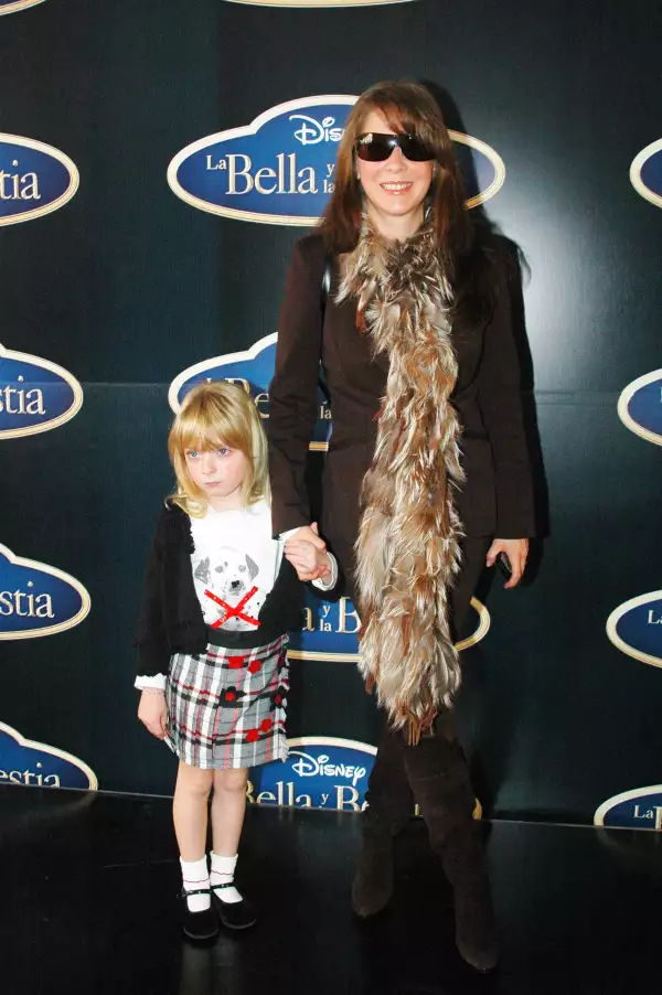 El cada día más impresionante parecido de Constanza Creel con Edith ...