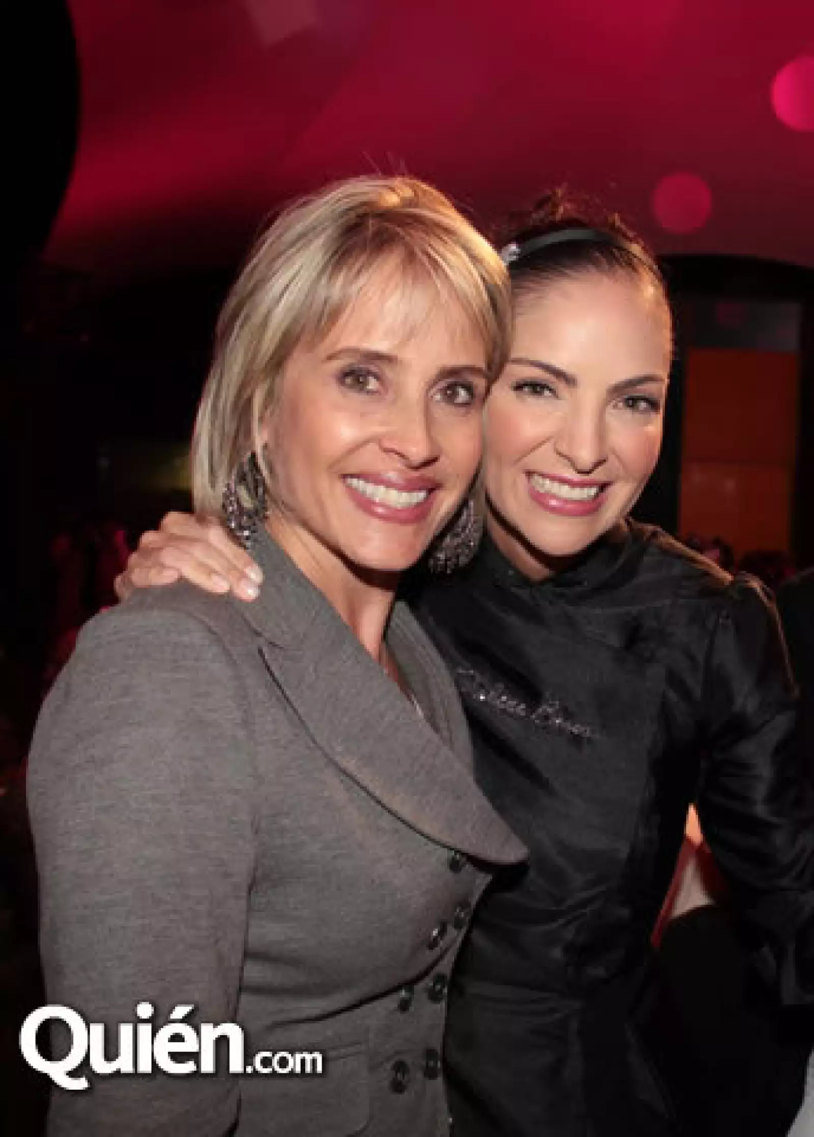 Paulina Abascal estrena libro