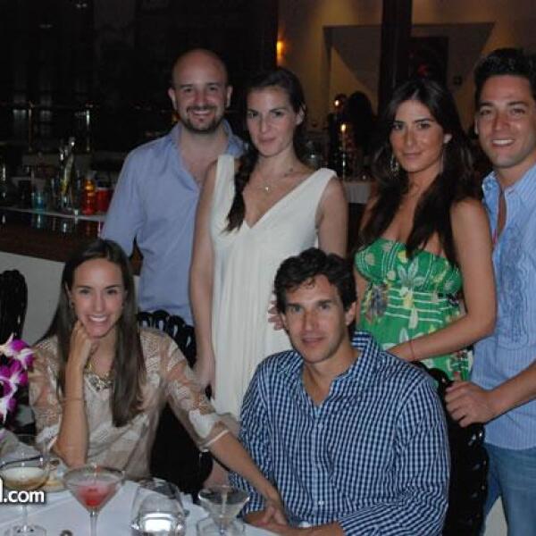 Olivia Peralta y Antonio Hidalgo: Diversión con delfines