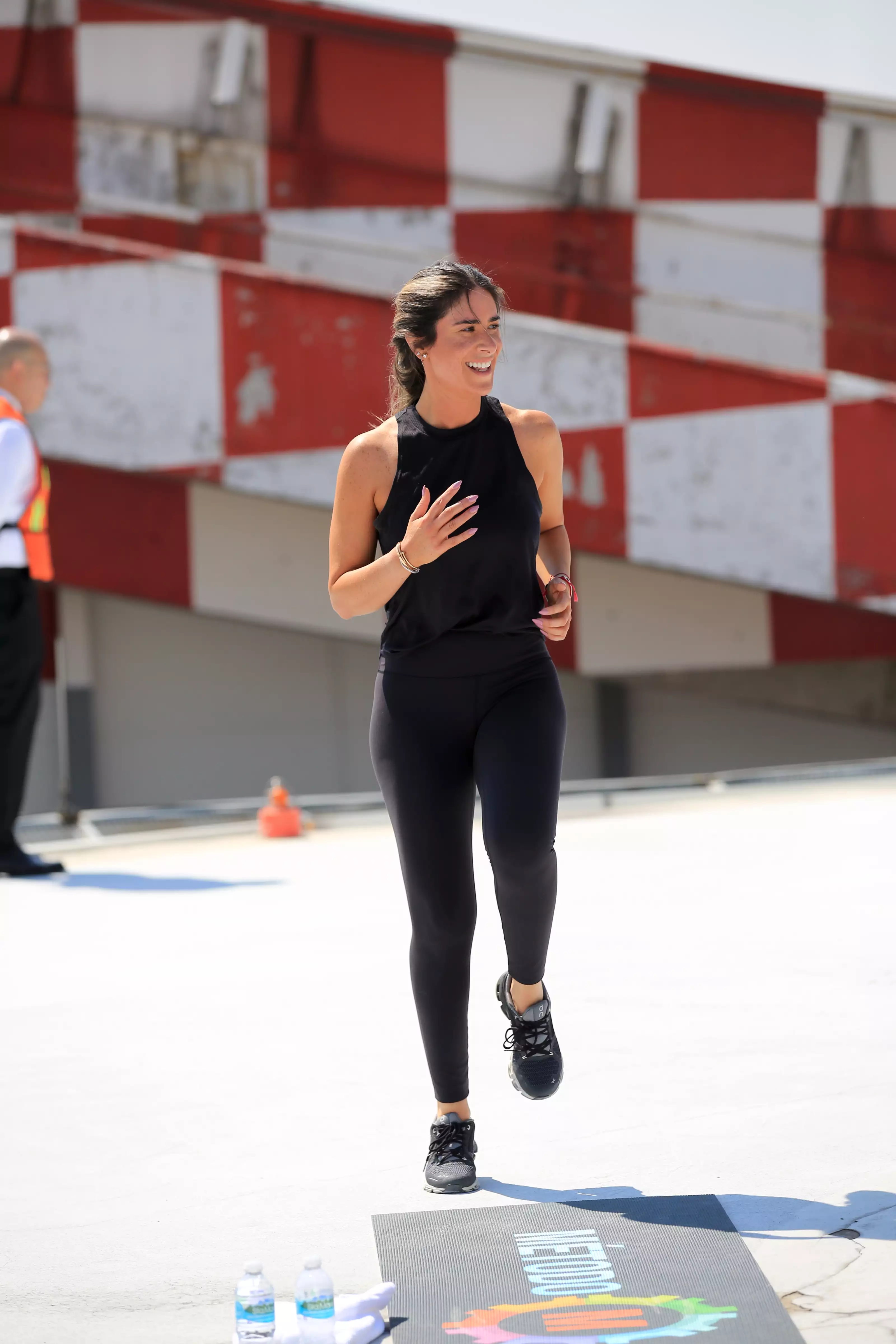 Alessandra Rosaldo y su hermana Mariana en un bootcamp de Método M