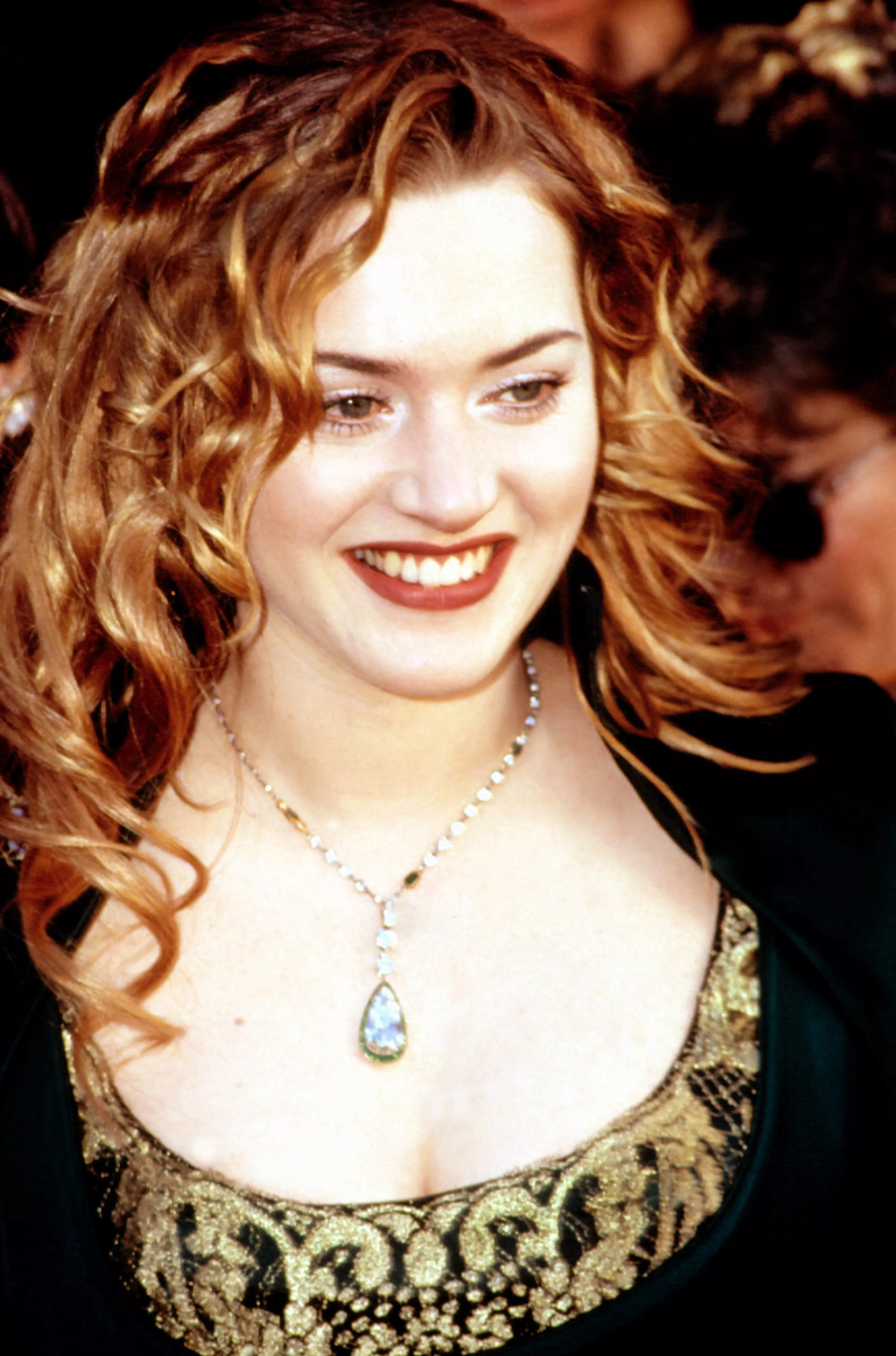 Kate Winslet revela la incomodidad del inolvidable vestido con el que ganó el Oscar por Titanic