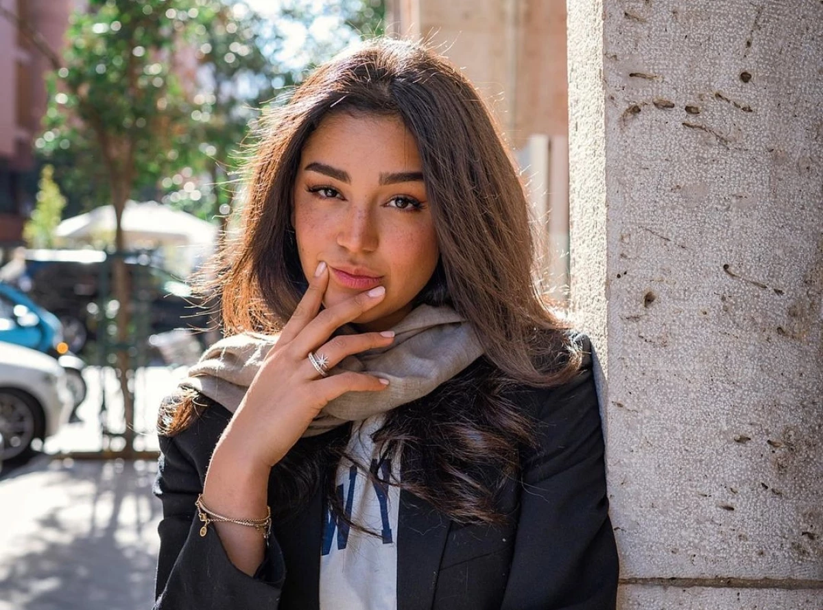 Ale Capetillo presume romántico viaje a París con su novio