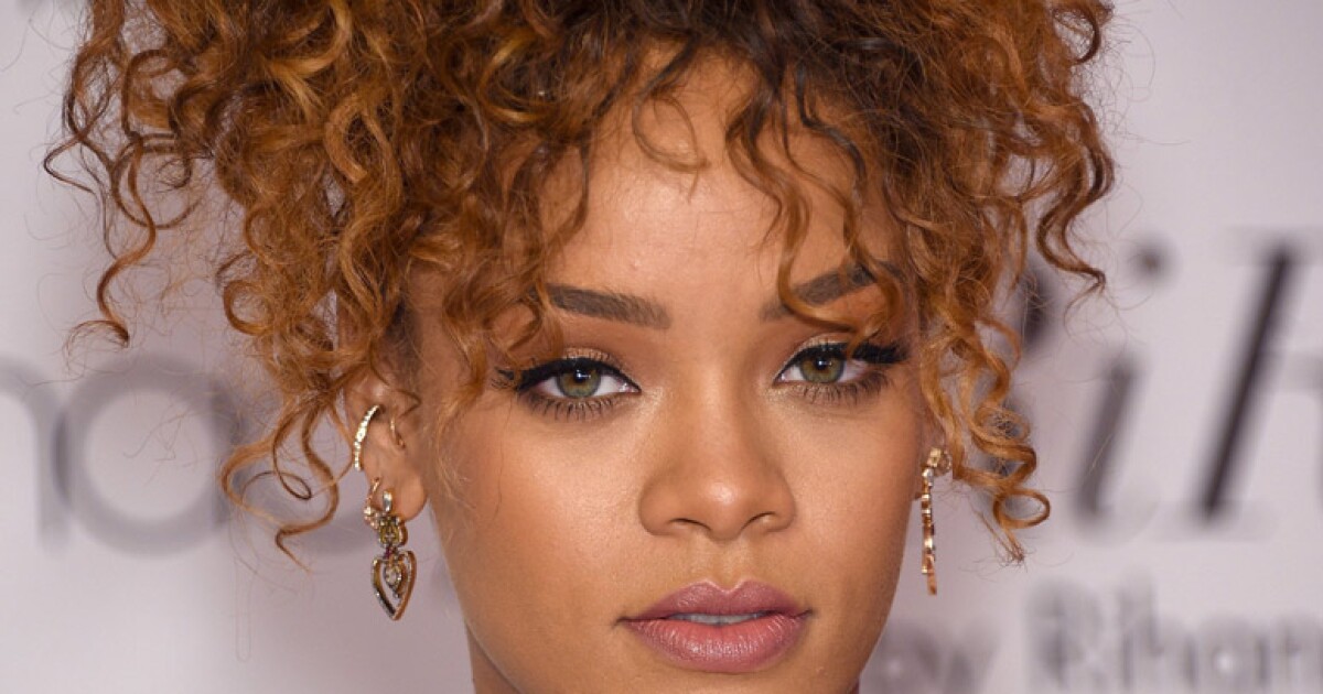 La prueba de que sí es posible llevar fleco incluso si tienes pelo chino