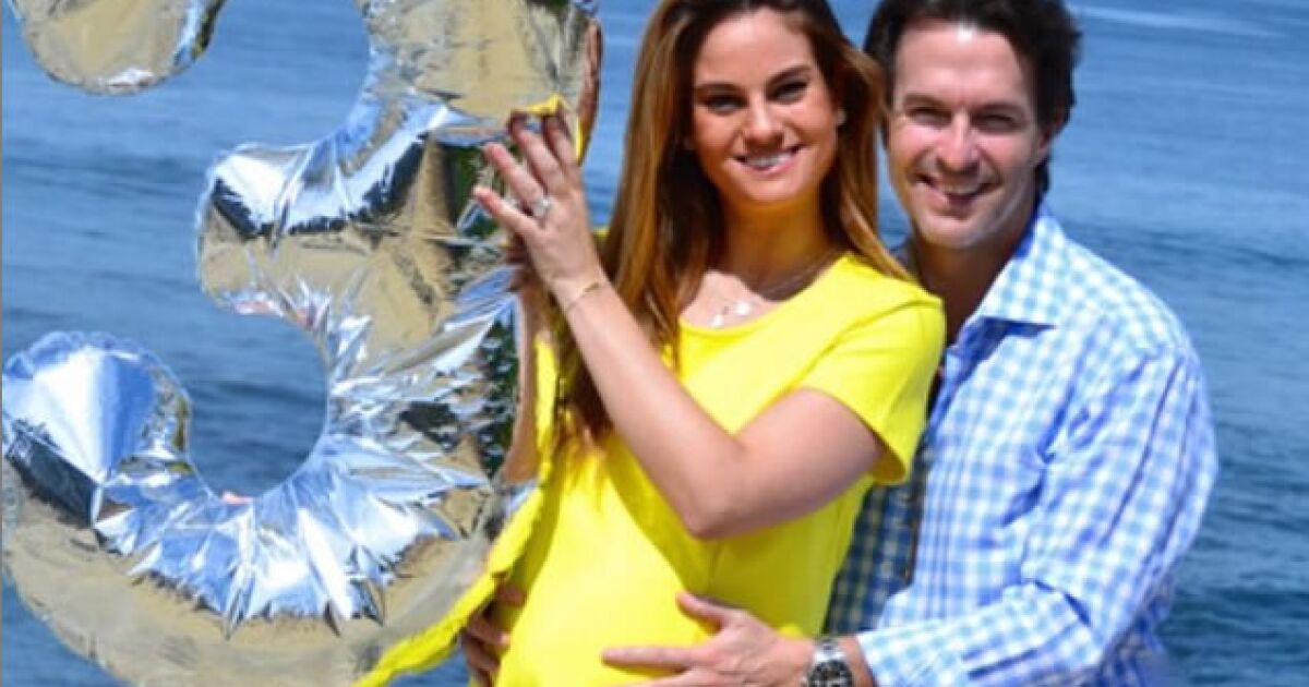 Chobi Landeros y Paola Albarrán le dan la bienvenida a sus trillizos