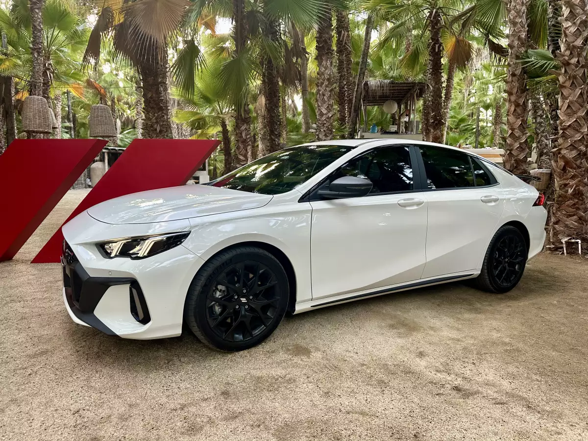 Dodge Attitude 2025: precio en México, versiones y características del ...