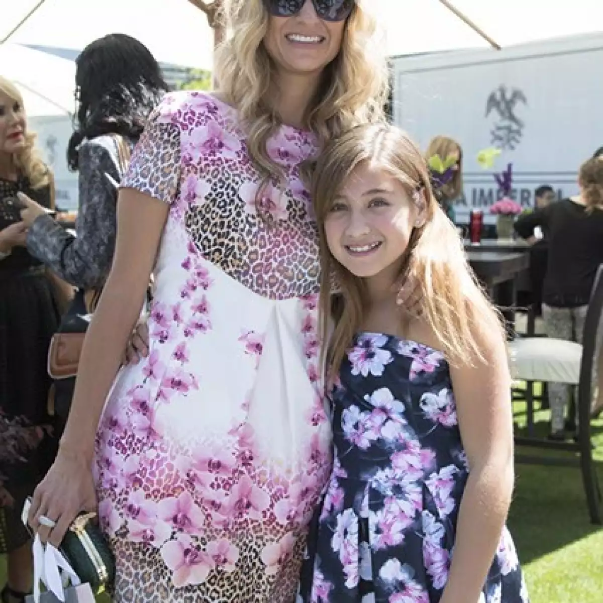 Paula Arango y Pixie Devlyn en Runway for a Cause