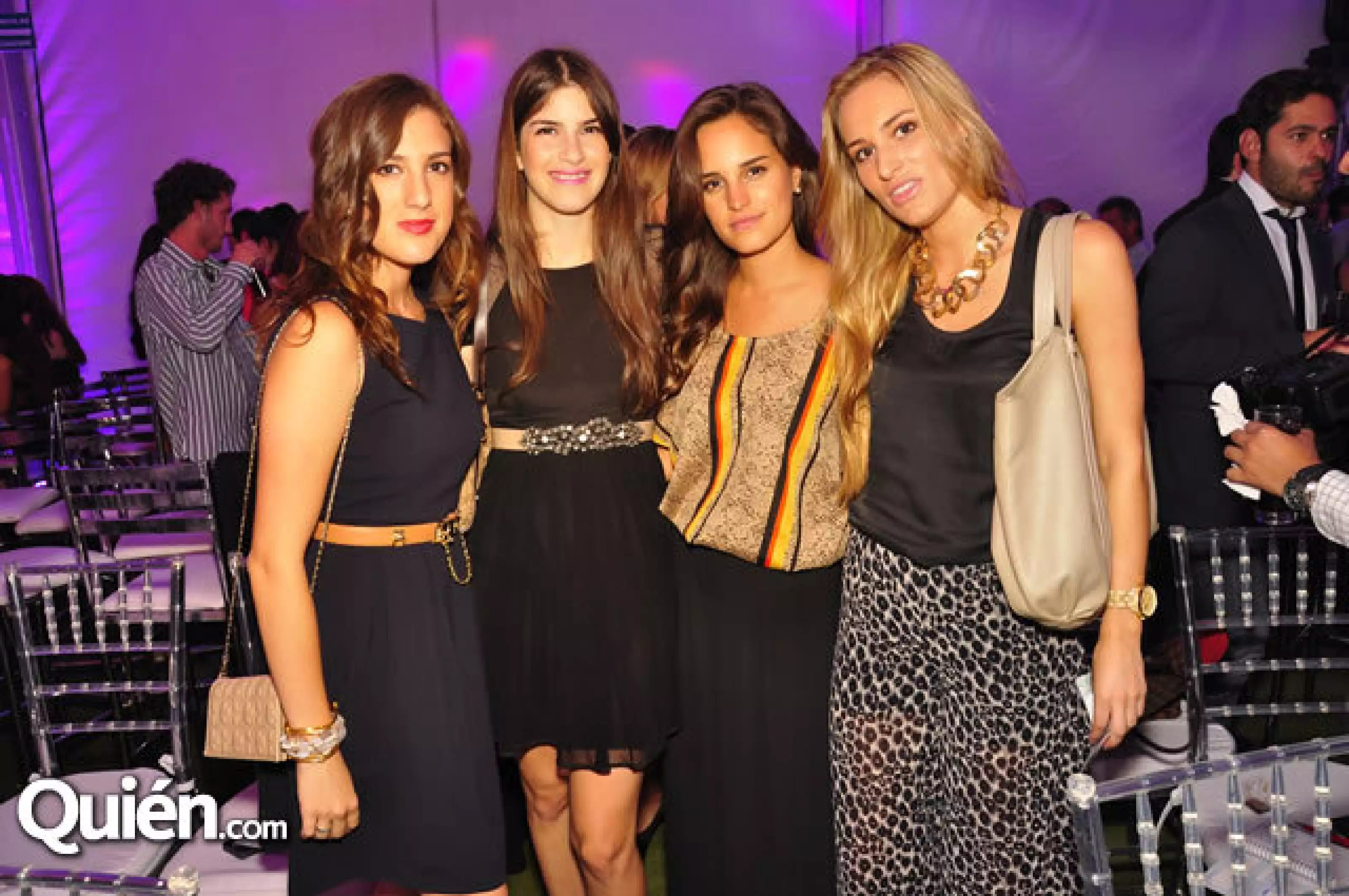 Candice Swanepoel de visita en Guadalajara