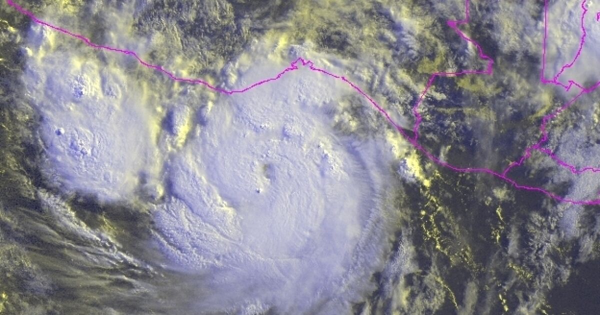 El sur de México, en alerta por el huracán 'Carlotta'