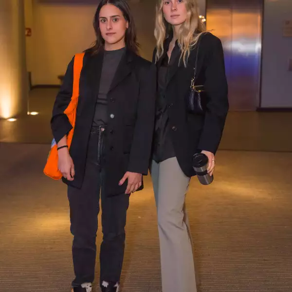 Claudia Ruiz Massieu y Valentina Ortiz Monasterio en el foto Moders