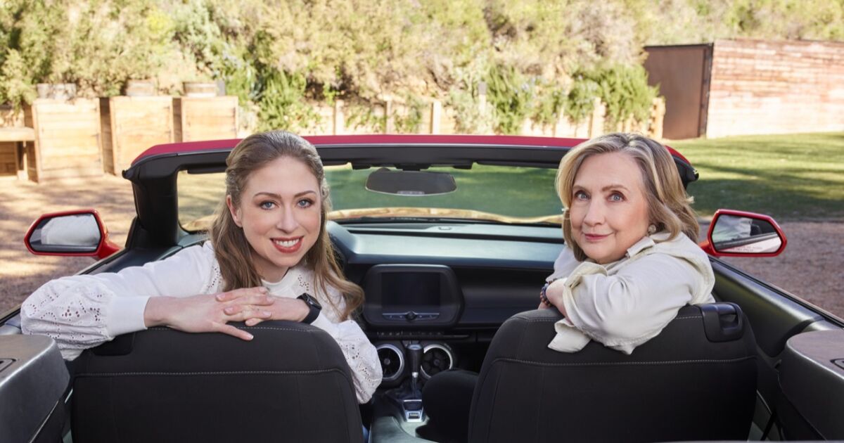 Hilary y Chelsea Clinton se encuentran con Kim Kardashian y mujeres que ...