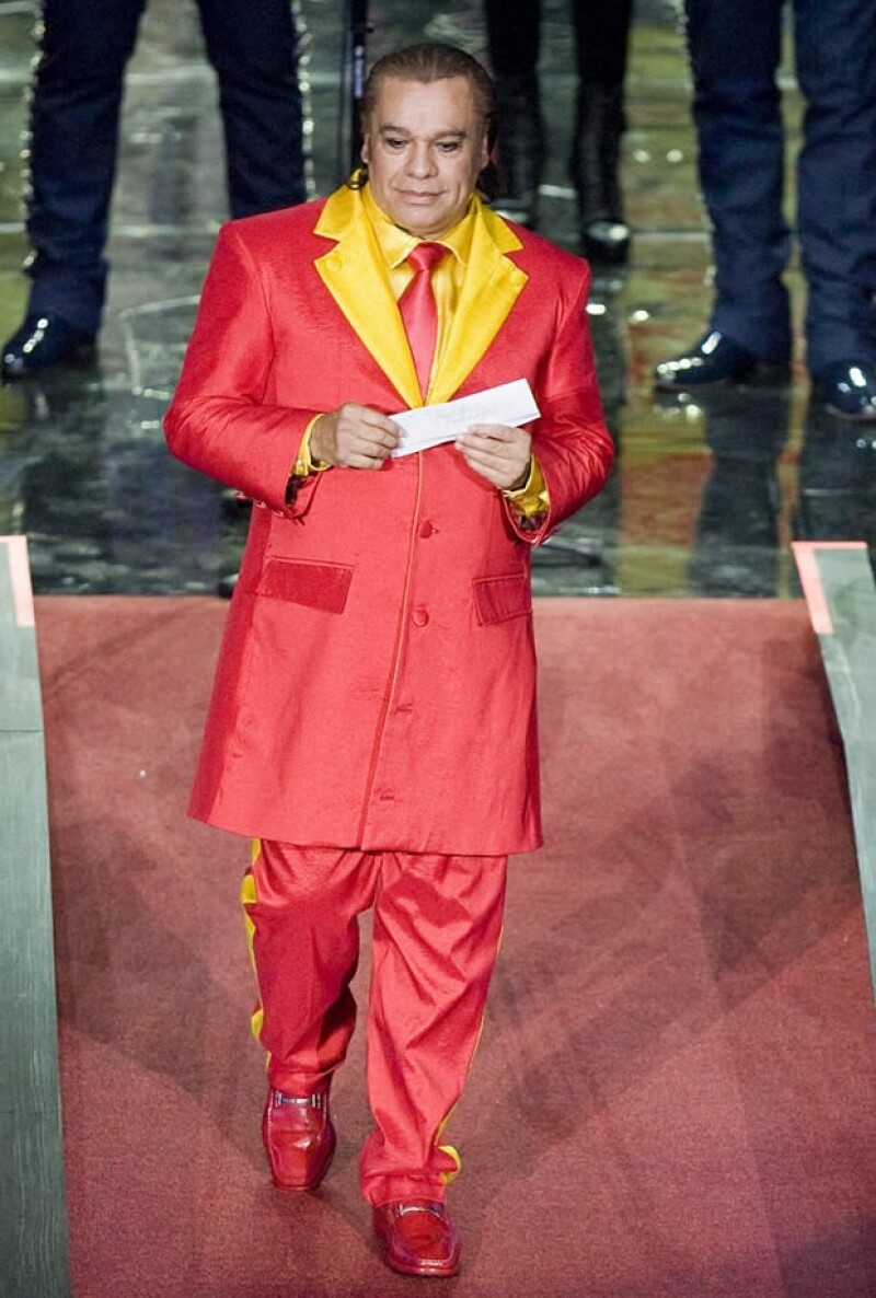 Juan Gabriel como el `Chapulín Colorado´