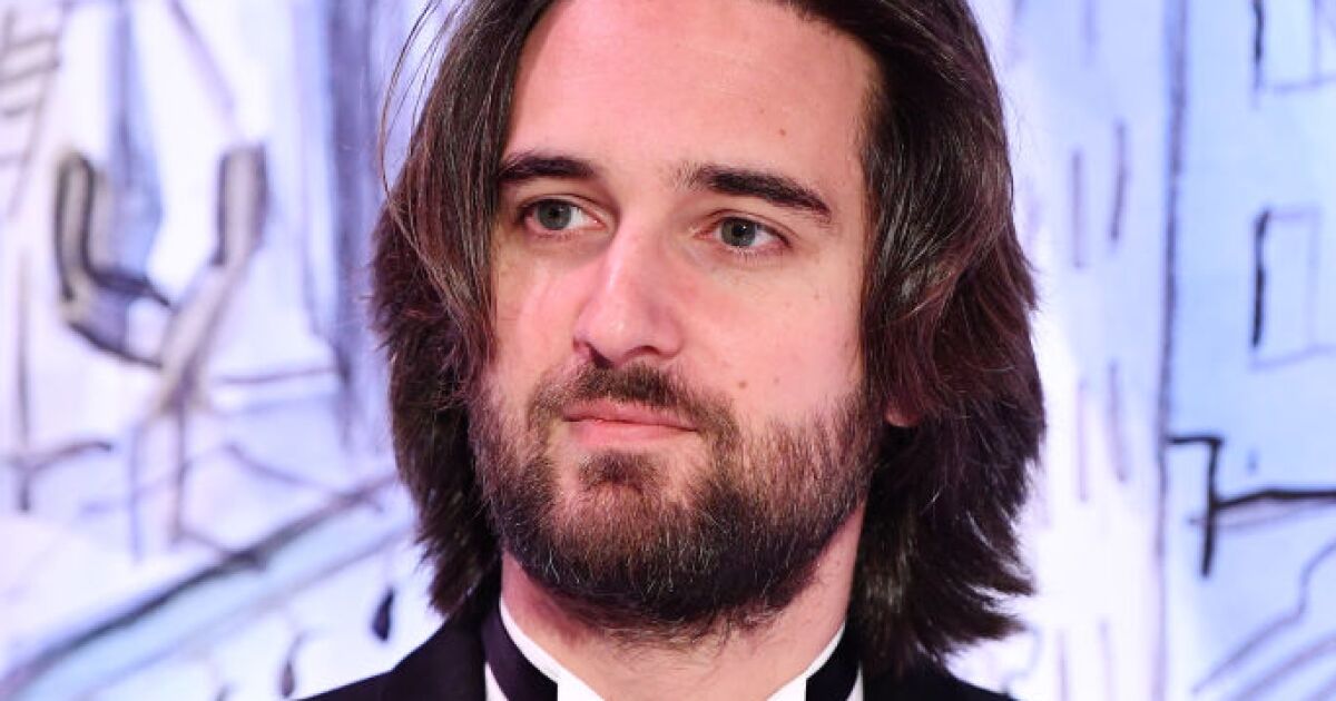 ¡Novio al agua! Lanzan a Dimitri Rassam a la alberca en su boda con ...