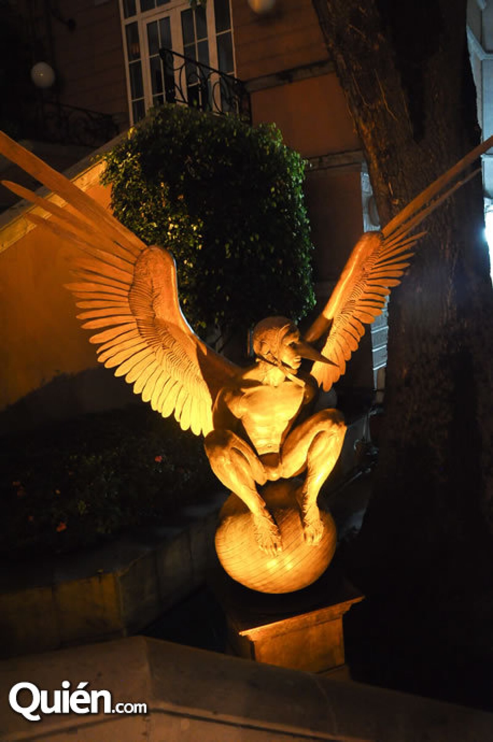 Los hermanos Cuaik inauguran el `Nueve nueve´