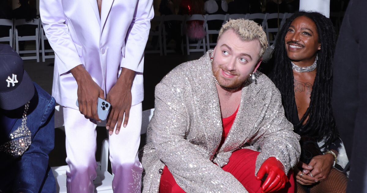 Sam Smith está ahí para apoyar a su novio, Christian Cowan, en NYFW