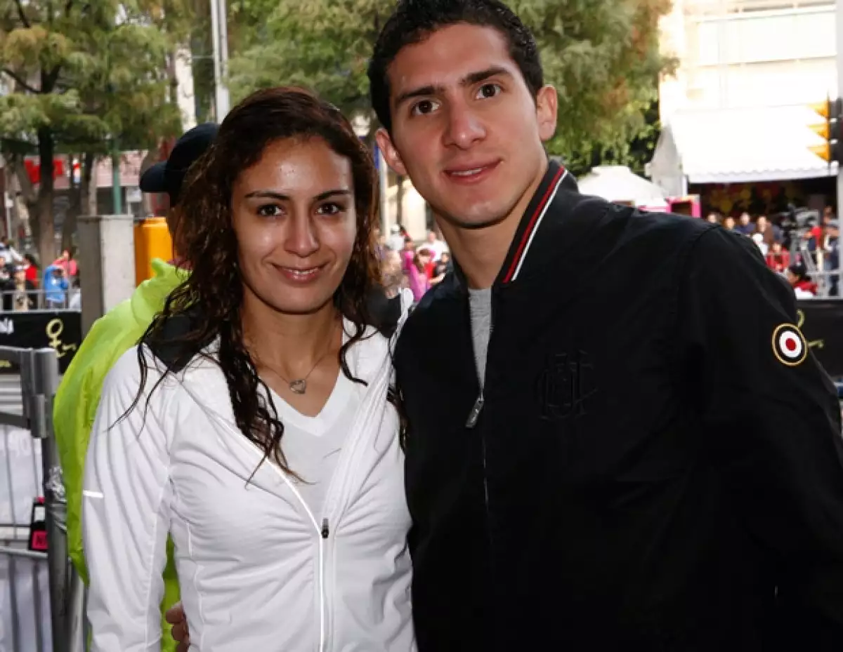 Paola Espinosa y Rommel Pacheco súper `clavados´