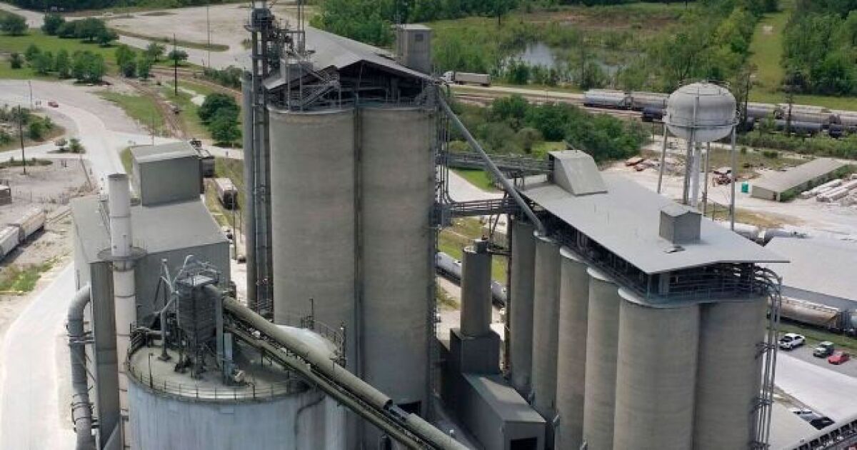 Elementia vende activos en Estados Unidos por 151 mdd