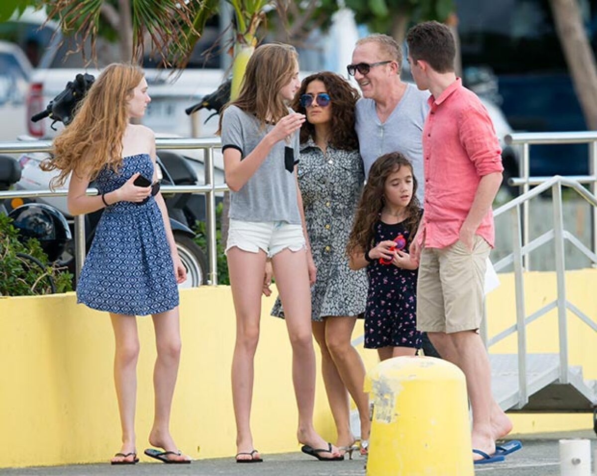 Salma Hayek vacaciona con los hijos del primer matrimonio de Pinault
