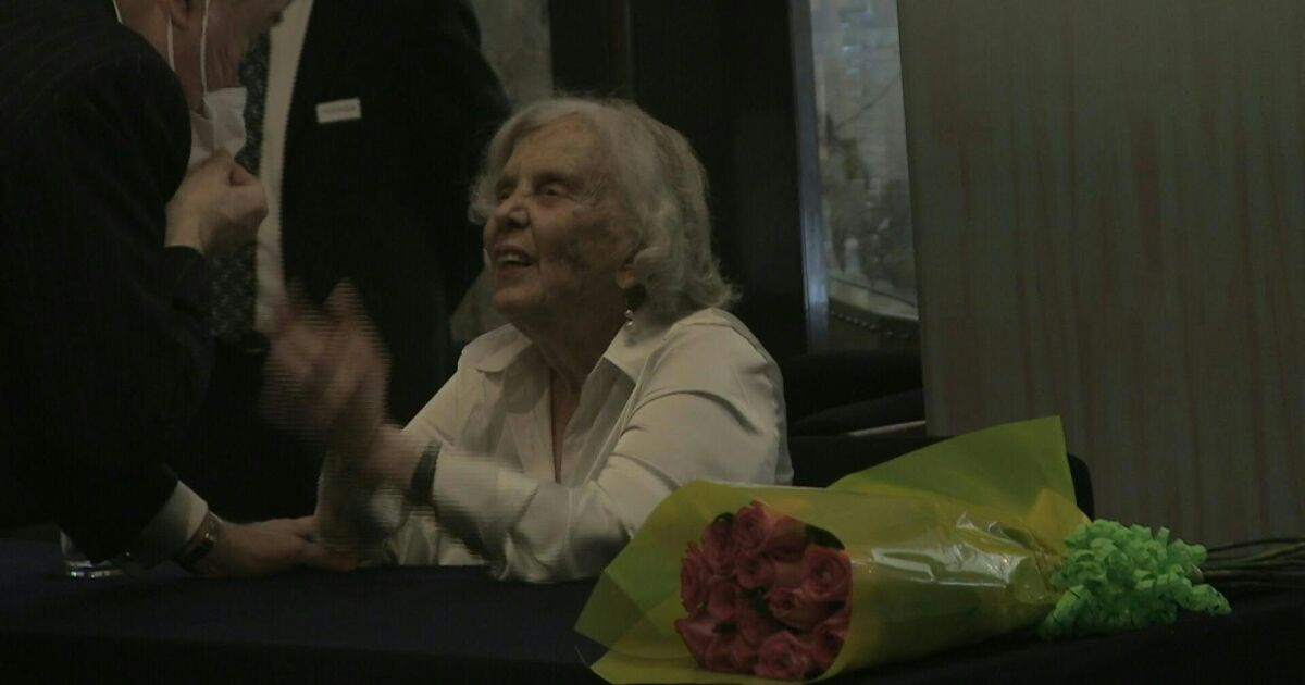 Homenaje en Bellas Artes a la escritora Elena Poniatowska en sus 90 años