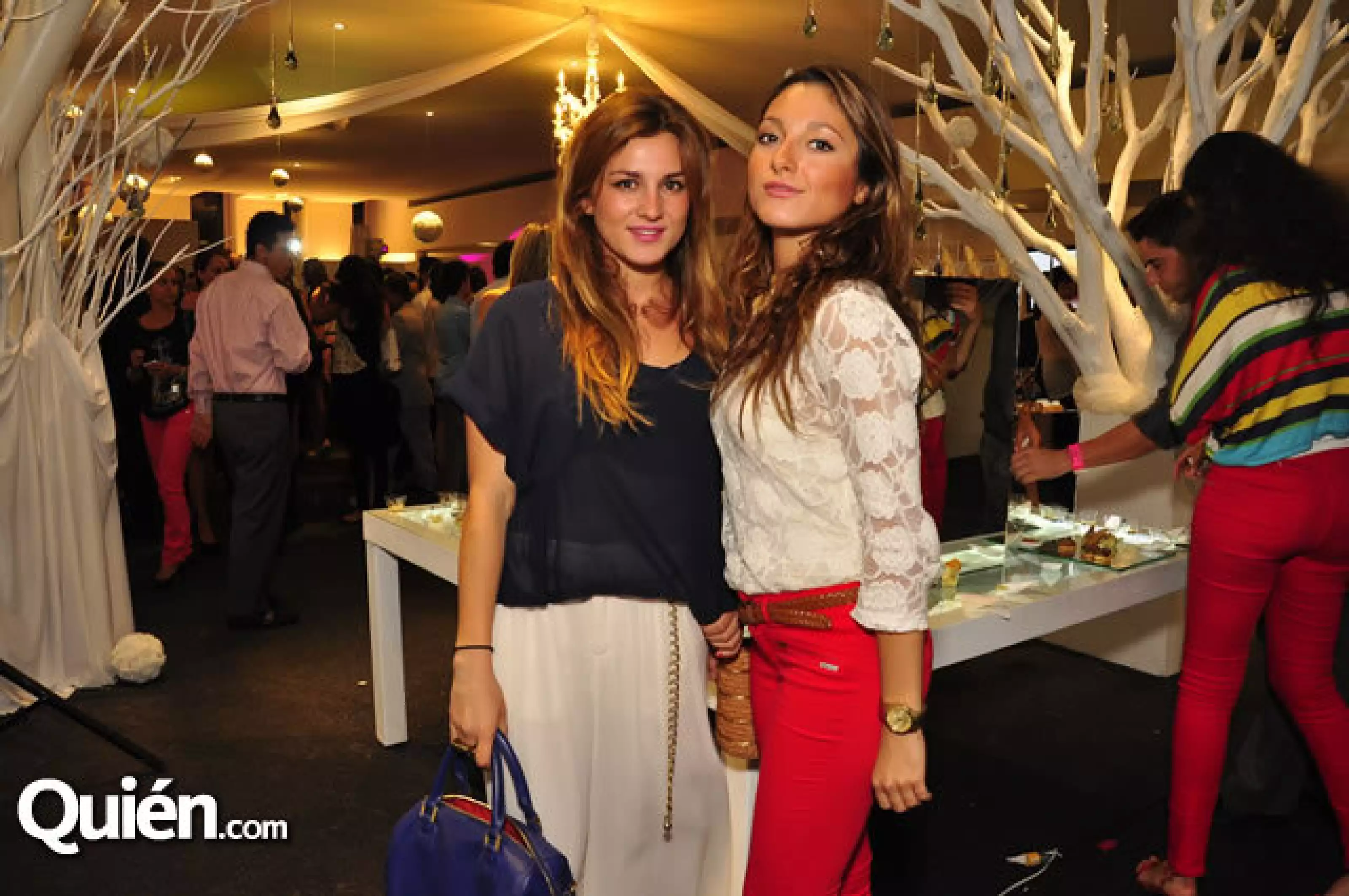 Candice Swanepoel de visita en Guadalajara