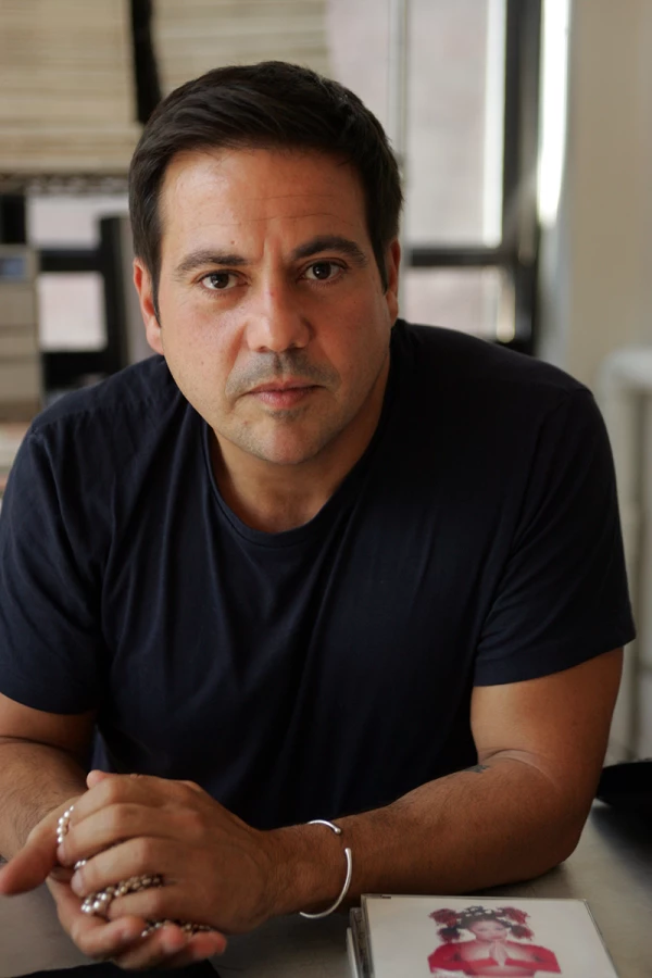 Narciso Rodriguez: el diseñador hispano que dominó la moda purista y el ...