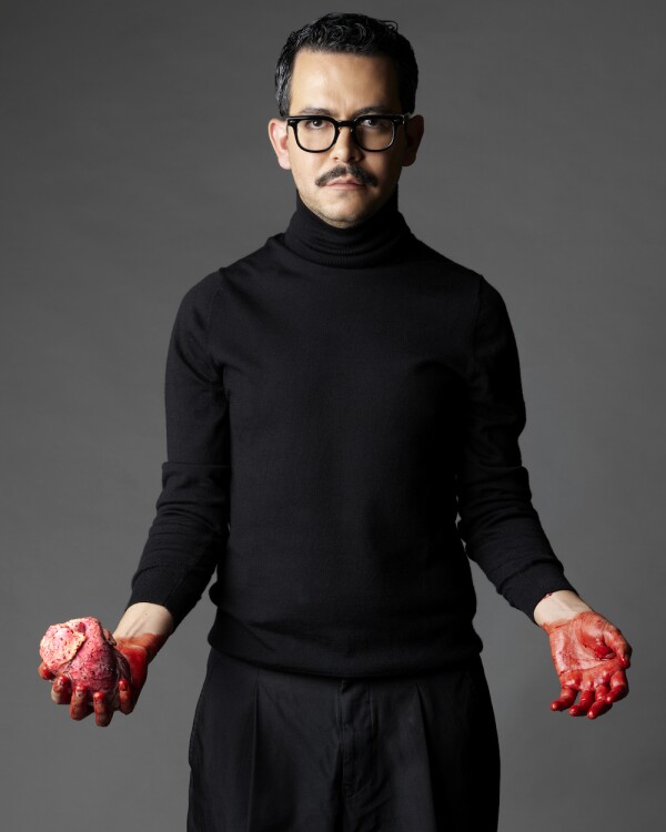 Manolo Caro celebra su primera nominación a los GLAAD Awards