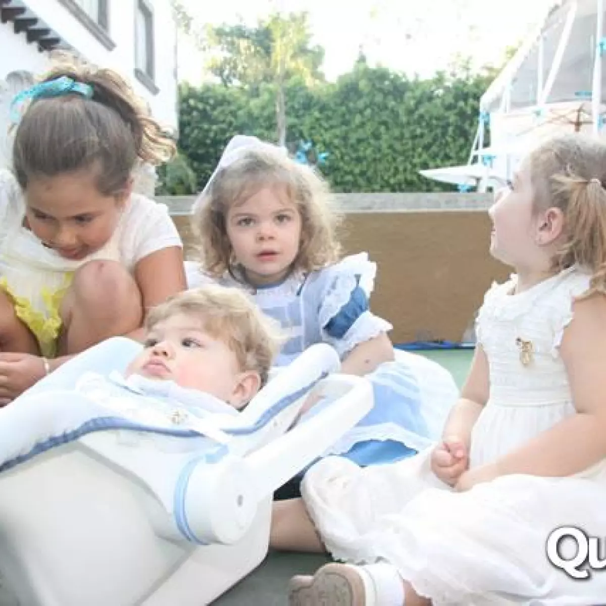 Ricardo y Alina Estrada bautizan a su hijo