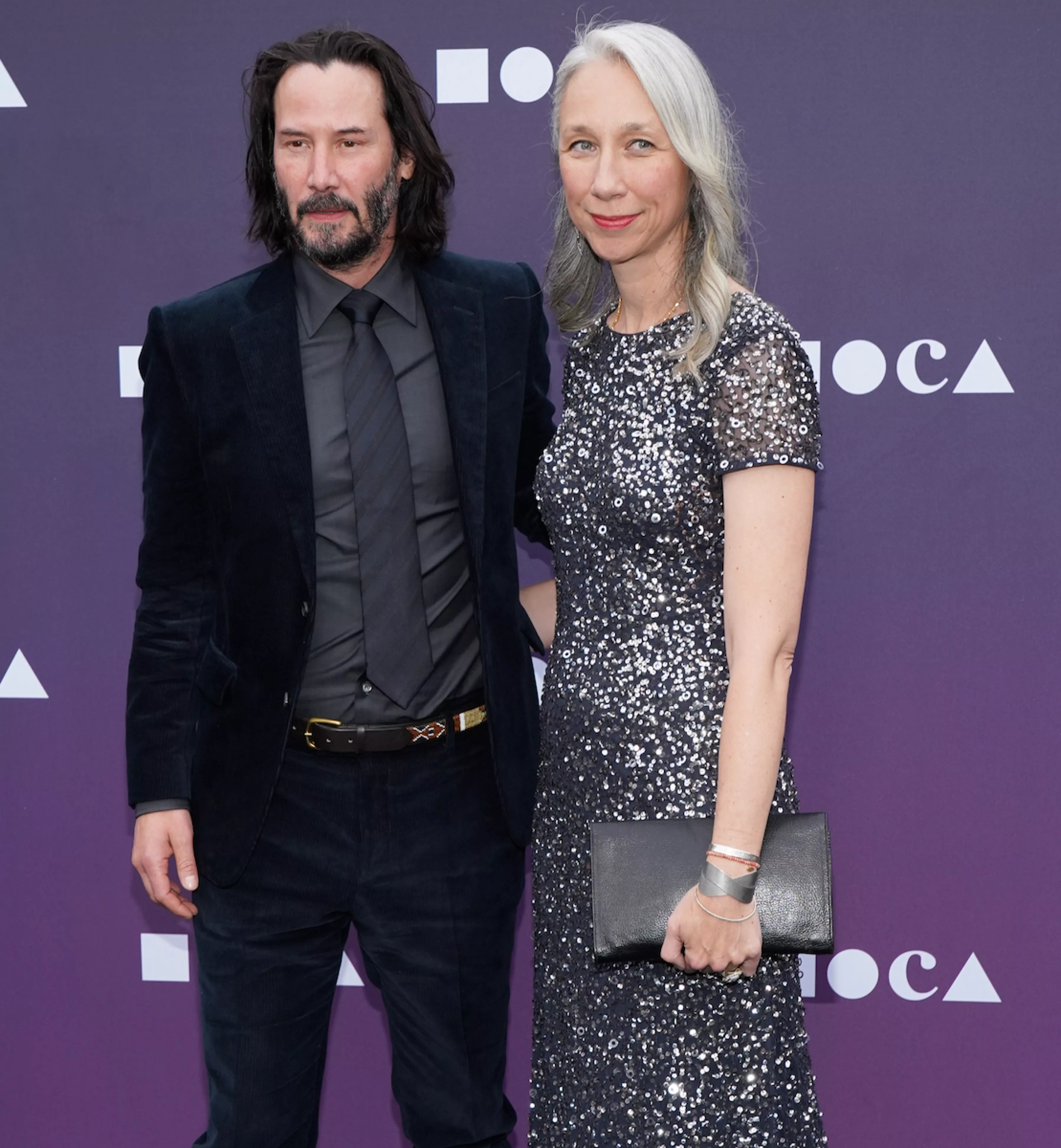 Novia de Keanu Reeves revela la valiosa razón por la que no se pinta el ...