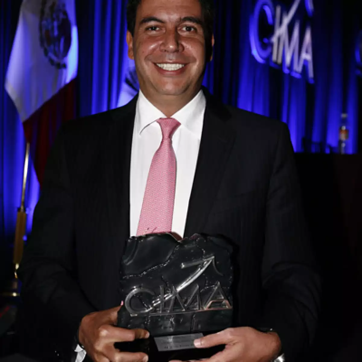 Arturo Elías Ayub premio al líder del año