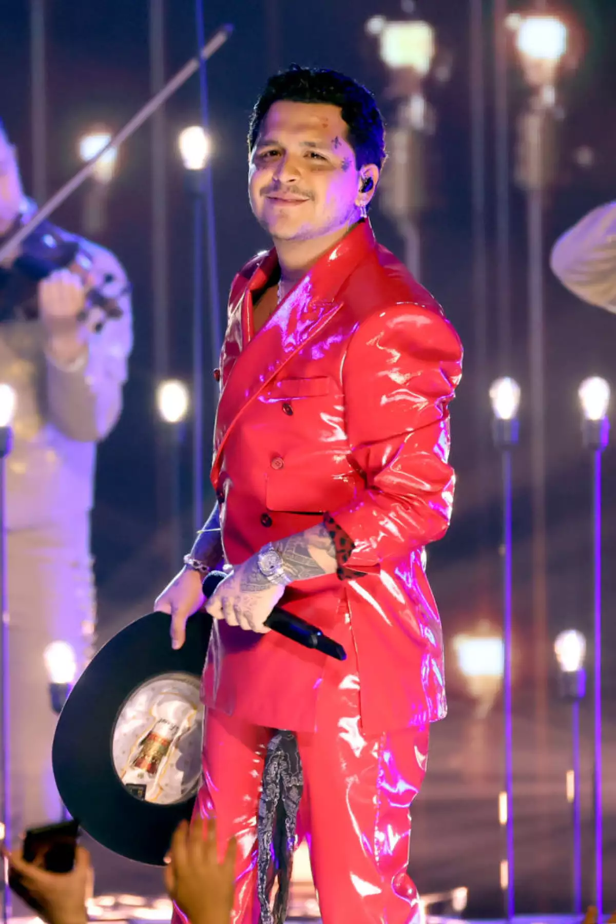 Nodal estrena tatuaje y sí es en honor a una mujer