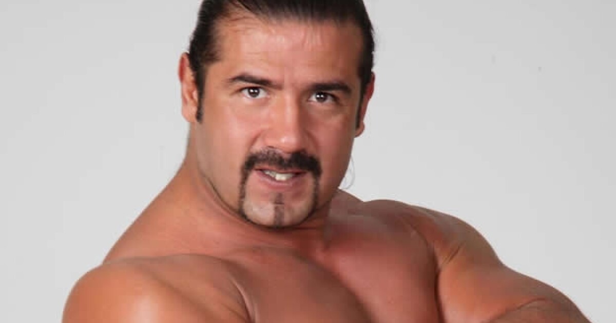 Luchadores recuerdan a Héctor Garza como el 'villano' más humano