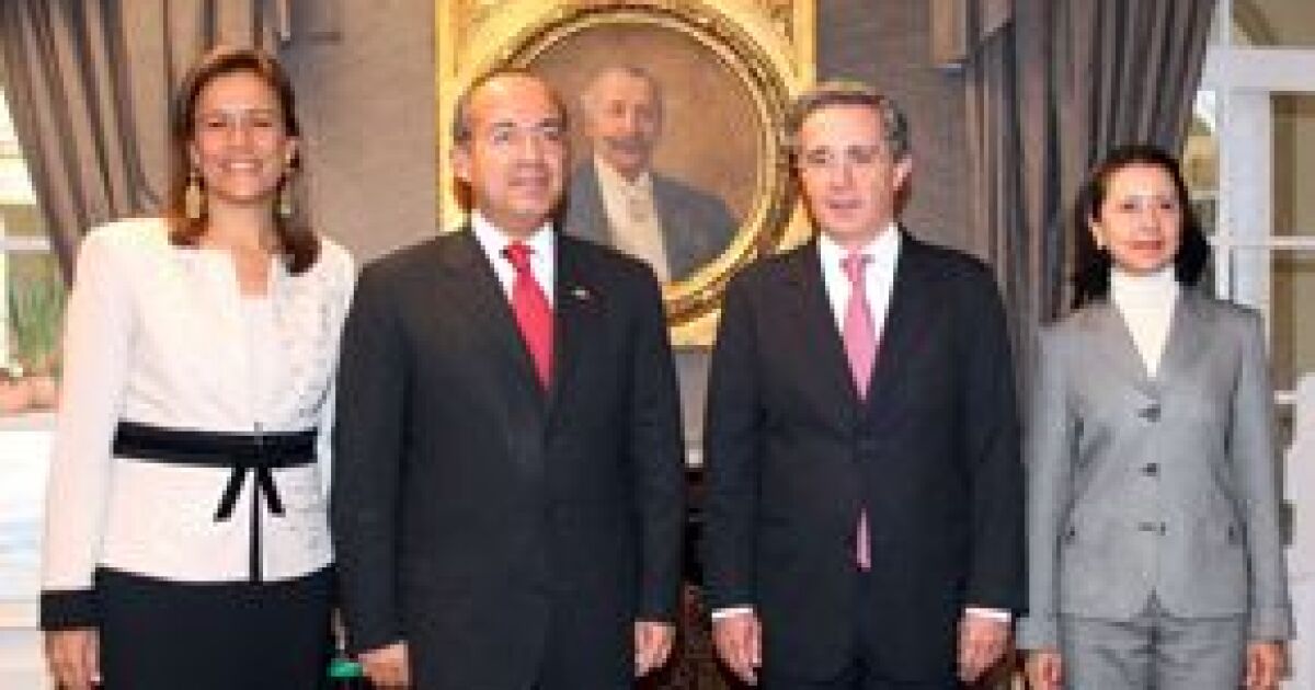 Felipe Calderón en la Feria del Libro de Colombia