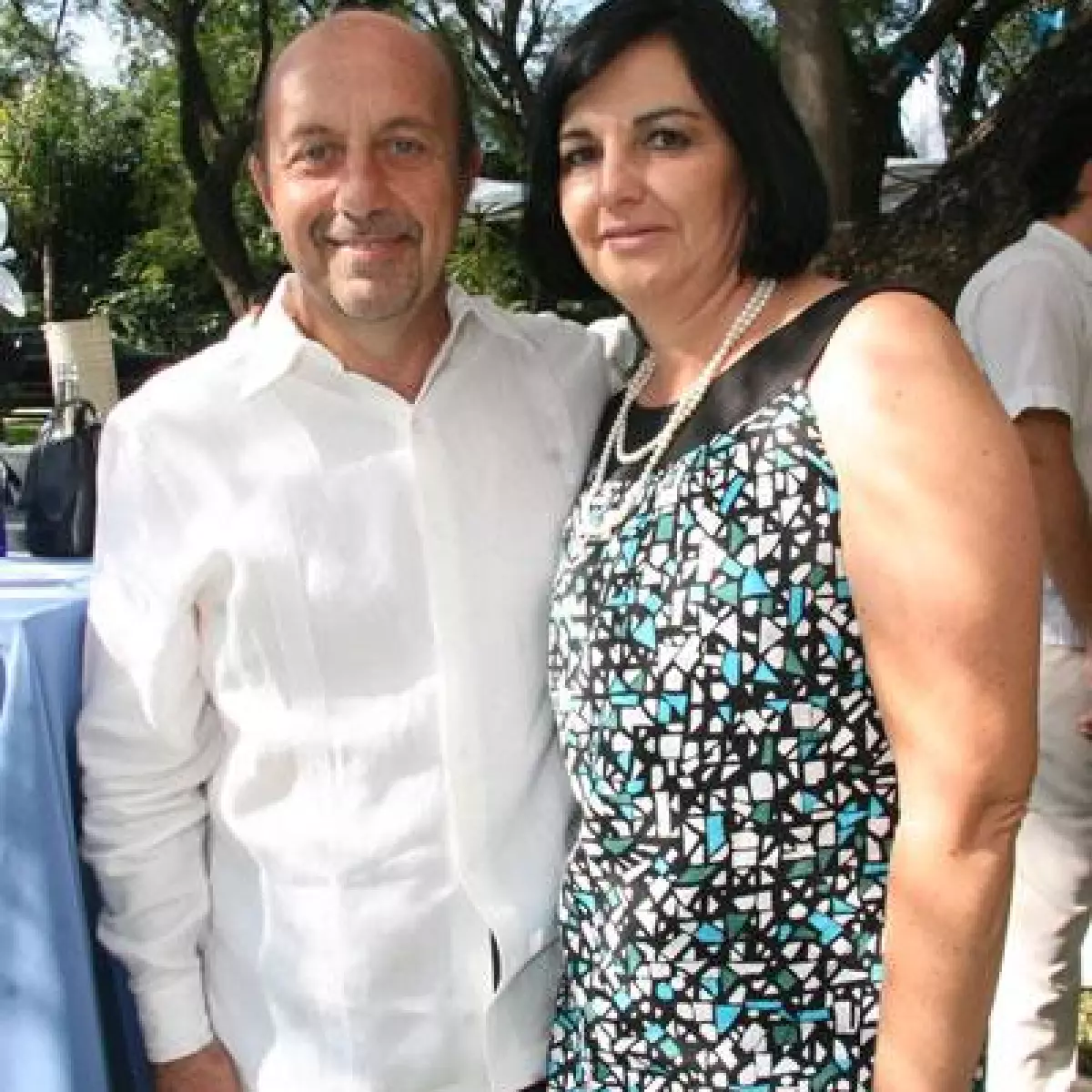 Ricardo y Alina Estrada bautizan a su hijo